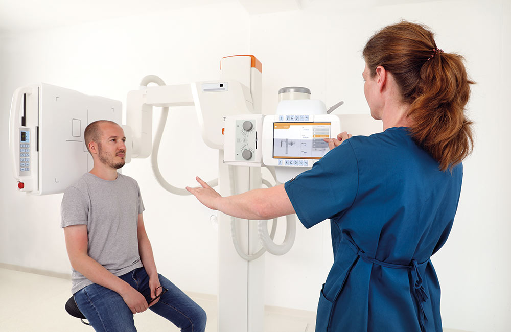 Motorised digital U-arm X-ray system with touch screen