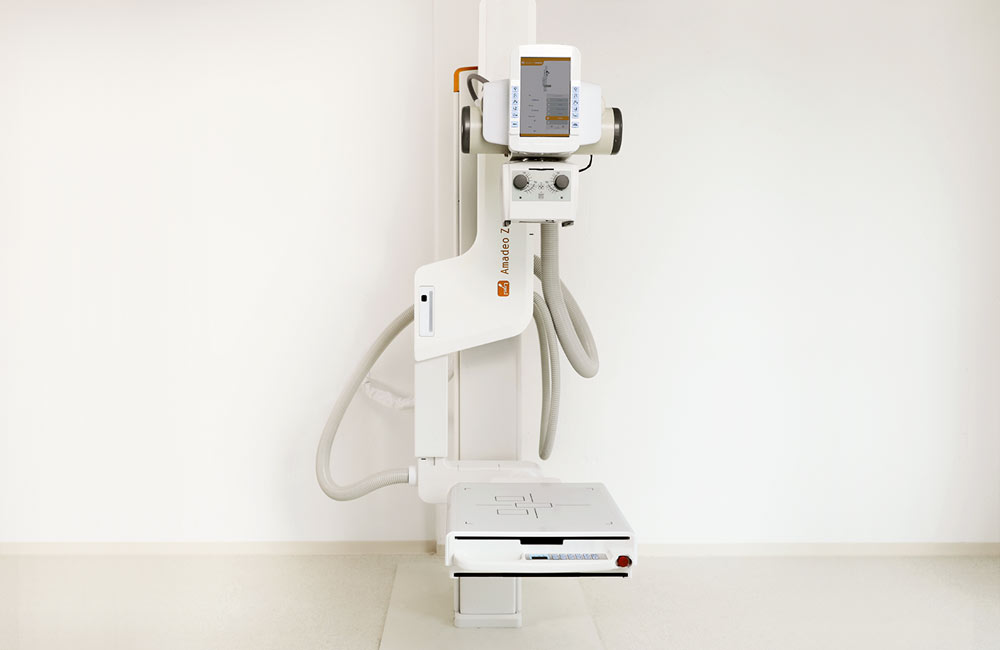 Motorised digital U-arm X-ray system with touch screen